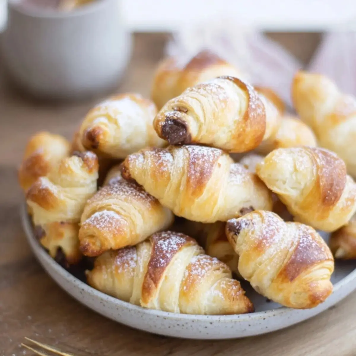 Mini Schoko Croissants mit Nutella – 5 Minuten Rezept - Noras Kreationen